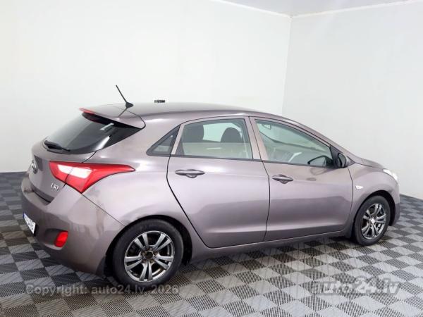 Beige Hyundai i30 2013 in Tallinn, with an engine capacity of 1.40 L and mileage of 363 thousand km for 2499 €, photo 3 on AUTOMOTO.COM.LV