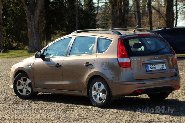 Beige Hyundai i30 2012 in Tartu, with an engine capacity of 1.40 L and mileage of 237 thousand km for 1999 €, photo 4 on AUTOMOTO.COM.LV