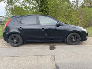 Melns Hyundai i30 2007 Viļņa, ar dzinēja tilpumu 1.60 L un nobraukumu 243 tūkst. km par 550 €, foto 4 vietnē AUTOMOTO.COM.LV