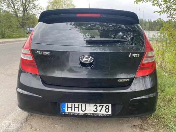 Черный Хендай i30 2007 в Вильнюс, объемом двигателя 1.60 л и пробегом 243 тыс. км за 550 €, фото 5 на AUTOMOTO.COM.LV