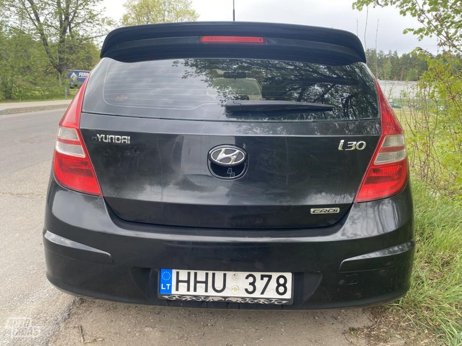 Melns Hyundai i30 2007 Viļņa, ar dzinēja tilpumu 1.60 L un nobraukumu 243 tūkst. km par 550 €, foto 6 vietnē AUTOMOTO.COM.LV