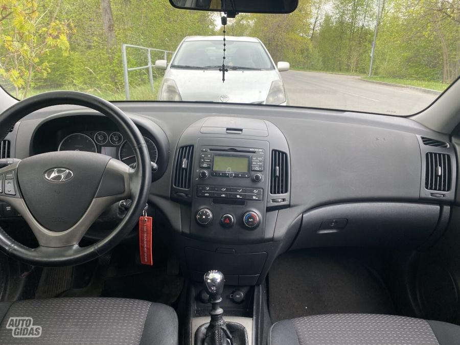Melns Hyundai i30 2007 Viļņa, ar dzinēja tilpumu 1.60 L un nobraukumu 243 tūkst. km par 550 €, foto 8 vietnē AUTOMOTO.COM.LV