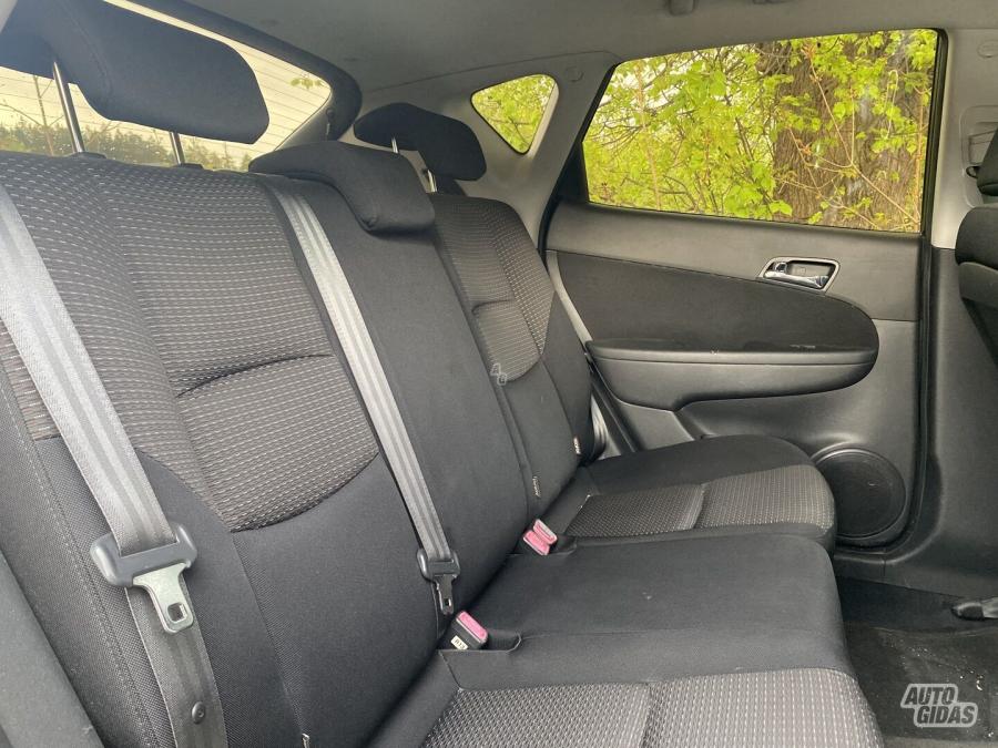 Melns Hyundai i30 2007 Viļņa, ar dzinēja tilpumu 1.60 L un nobraukumu 243 tūkst. km par 550 €, foto 12 vietnē AUTOMOTO.COM.LV