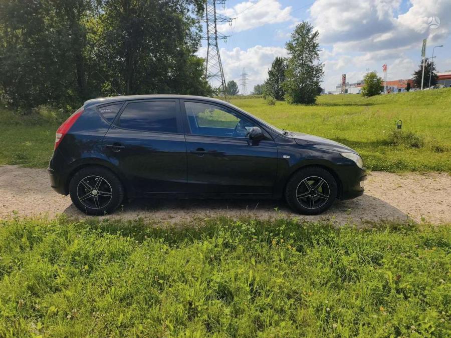 Melns Hyundai i30 2007 Viļņa, ar dzinēja tilpumu 1.58 L un nobraukumu 320 tūkst. km par 550 €, foto 6 vietnē AUTOMOTO.COM.LV