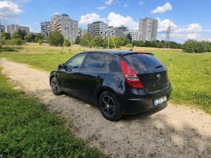 Melns Hyundai i30 2007 Viļņa, ar dzinēja tilpumu 1.58 L un nobraukumu 320 tūkst. km par 500 €, foto 5 vietnē AUTOMOTO.COM.LV
