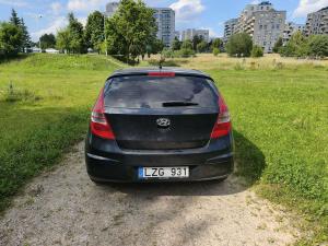 Melns Hyundai i30 2007 Viļņa, ar dzinēja tilpumu 1.58 L un nobraukumu 320 tūkst. km par 500 €, foto 7 vietnē AUTOMOTO.COM.LV