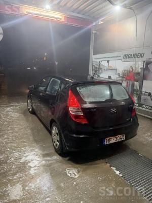 Melns Hyundai i30 2008 Jelgava, ar dzinēja tilpumu 1.60 L un nobraukumu 271 tūkst. km par 1450 €, foto 4 vietnē AUTOMOTO.COM.LV