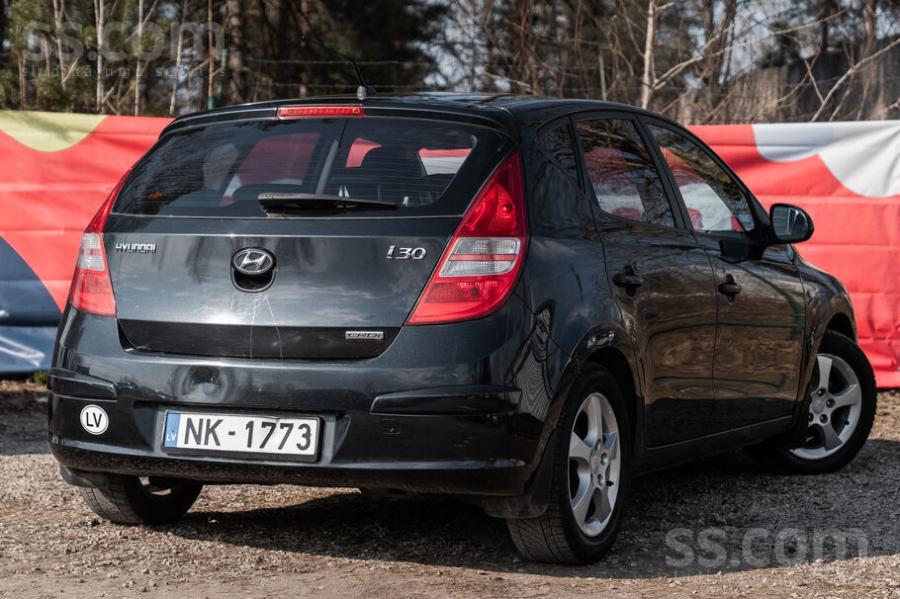 Черный Хендай i30 2008 в Рига, объемом двигателя 2.00 л и пробегом 267 тыс. км за 1400 €, фото 4 на AUTOMOTO.COM.LV