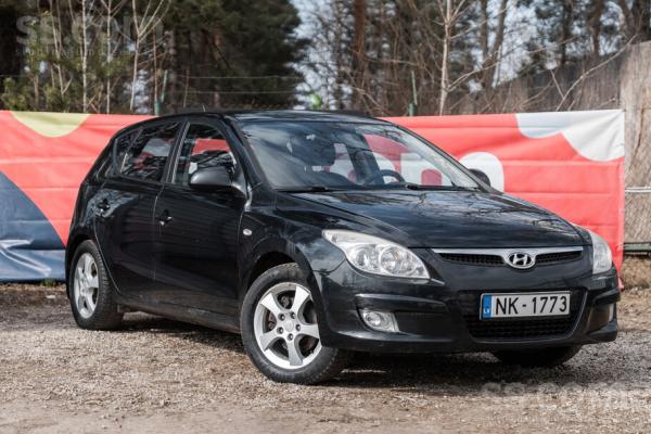 Черный Хендай i30 2008 в Рига, объемом двигателя 2.00 л и пробегом 267 тыс. км за 1400 €, фото 2 на AUTOMOTO.COM.LV