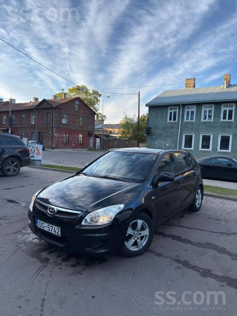 Черный Хендай i30 2008 в Рига, объемом двигателя 1.60 л и пробегом 315 тыс. км за 2000 €, фото 1 на AUTOMOTO.COM.LV