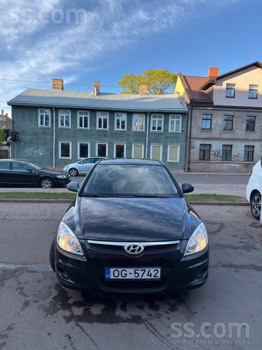 Черный Хендай i30 2008 в Рига, объемом двигателя 1.60 л и пробегом 315 тыс. км за 2000 €, фото 3 на AUTOMOTO.COM.LV