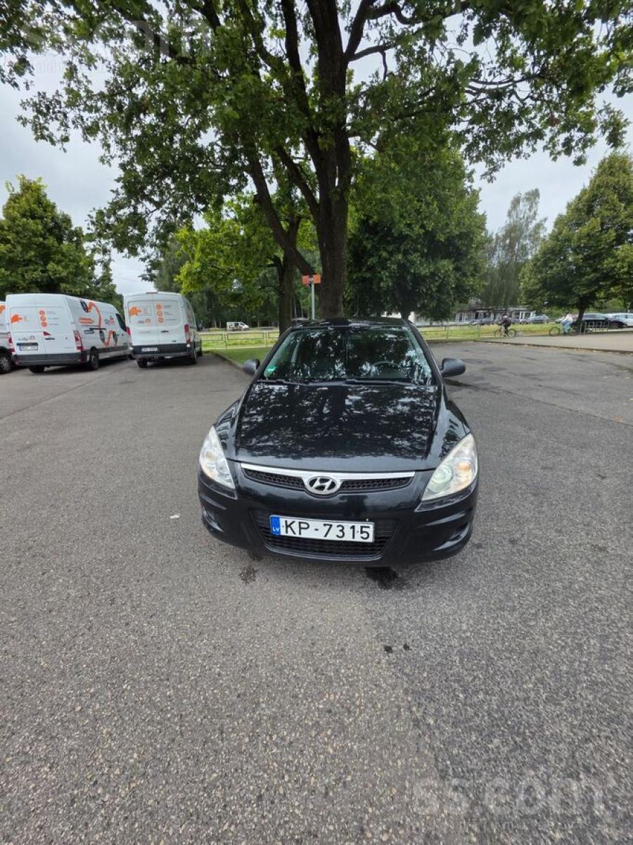 Melns Hyundai i30 2008 Rīga, ar dzinēja tilpumu 1.40 L un nobraukumu 146 tūkst. km par 2850 €, foto 3 vietnē AUTOMOTO.COM.LV