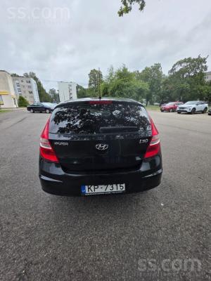 Melns Hyundai i30 2008 Rīga, ar dzinēja tilpumu 1.40 L un nobraukumu 146 tūkst. km par 2850 €, foto 6 vietnē AUTOMOTO.COM.LV