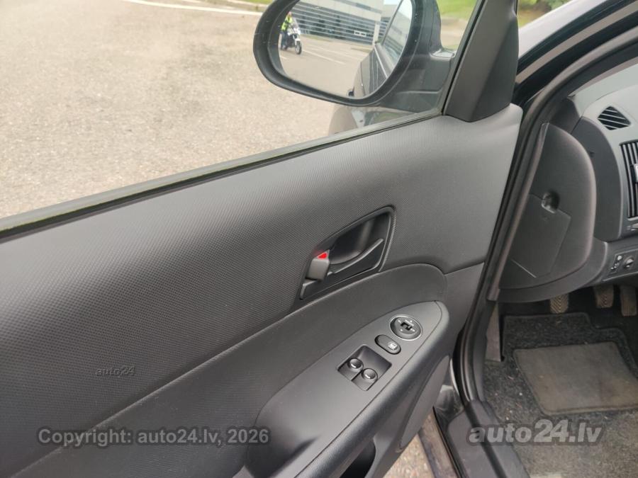 Черный Хендай i30 2008 в Тарту, объемом двигателя 1.40 л и пробегом 166 тыс. км за 2650 €, фото 6 на AUTOMOTO.COM.LV