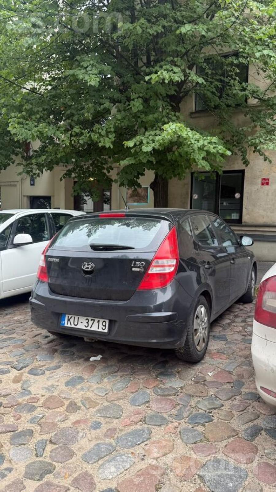 Черный Хендай i30 2008 в Рига, объемом двигателя 1.40 л и пробегом 240 тыс. км за 500 €, фото 3 на AUTOMOTO.COM.LV