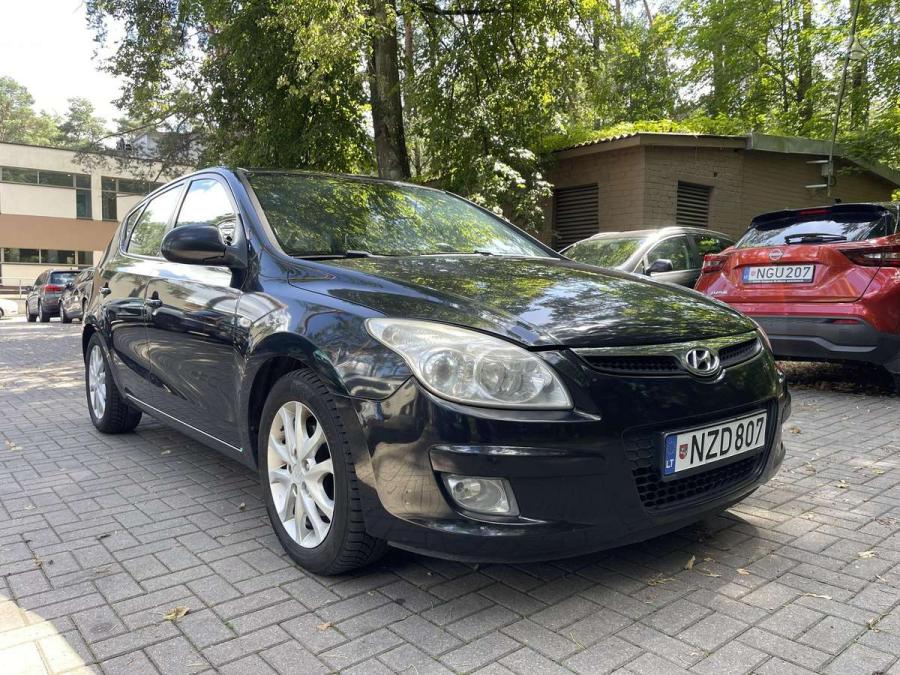 Черный Хендай i30 2008 в Бирштонас, объемом двигателя 1.60 л и пробегом 300 тыс. км за 3090 €, фото 1 на AUTOMOTO.COM.LV