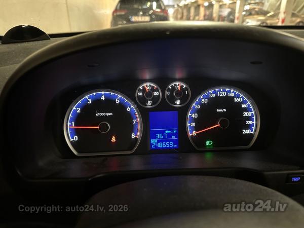 Black Hyundai i30 2008 in Tallinn, with an engine capacity of 1.40 L and mileage of 248 thousand km for 990 €, photo 8 on AUTOMOTO.COM.LV
