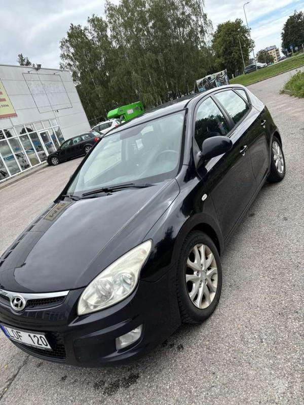 Melns Hyundai i30 2008 Marijampole, ar dzinēja tilpumu 1.58 L un nobraukumu 286 tūkst. km par 1100 €, foto 2 vietnē AUTOMOTO.COM.LV