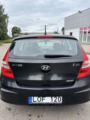 Black Hyundai i30 2008 in Marijampole, with an engine capacity of 1.58 L and mileage of 286 thousand km for 1100 €, photo 7 on AUTOMOTO.COM.LV