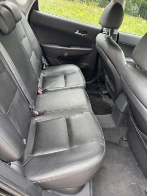 Black Hyundai i30 2008 in Marijampole, with an engine capacity of 1.58 L and mileage of 286 thousand km for 1100 €, photo 10 on AUTOMOTO.COM.LV