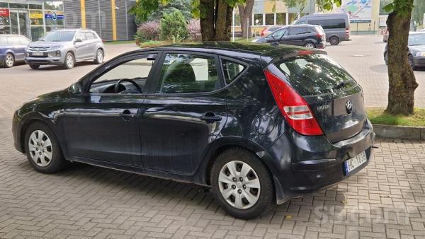 Hyundai i30 2008 Rīga vietnē Melns Hyundai i30 2008 Rīga, ar dzinēja tilpumu 1.40 L un nobraukumu 0 tūkst. km par 770 €, foto 7 vietnē AUTOMOTO.COM.LV