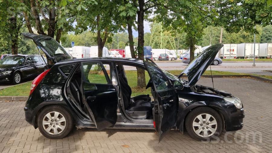 Melns Hyundai i30 2008 Rīga, ar dzinēja tilpumu 1.40 L un nobraukumu 0 tūkst. km par 770 €, foto 16 vietnē AUTOMOTO.COM.LV