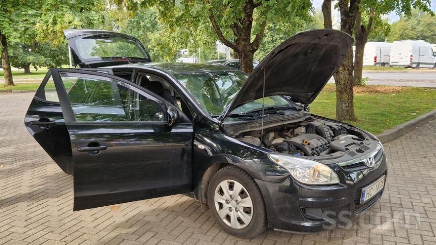 Melns Hyundai i30 2008 Rīga, ar dzinēja tilpumu 1.40 L un nobraukumu 0 tūkst. km par 770 €, foto 18 vietnē AUTOMOTO.COM.LV