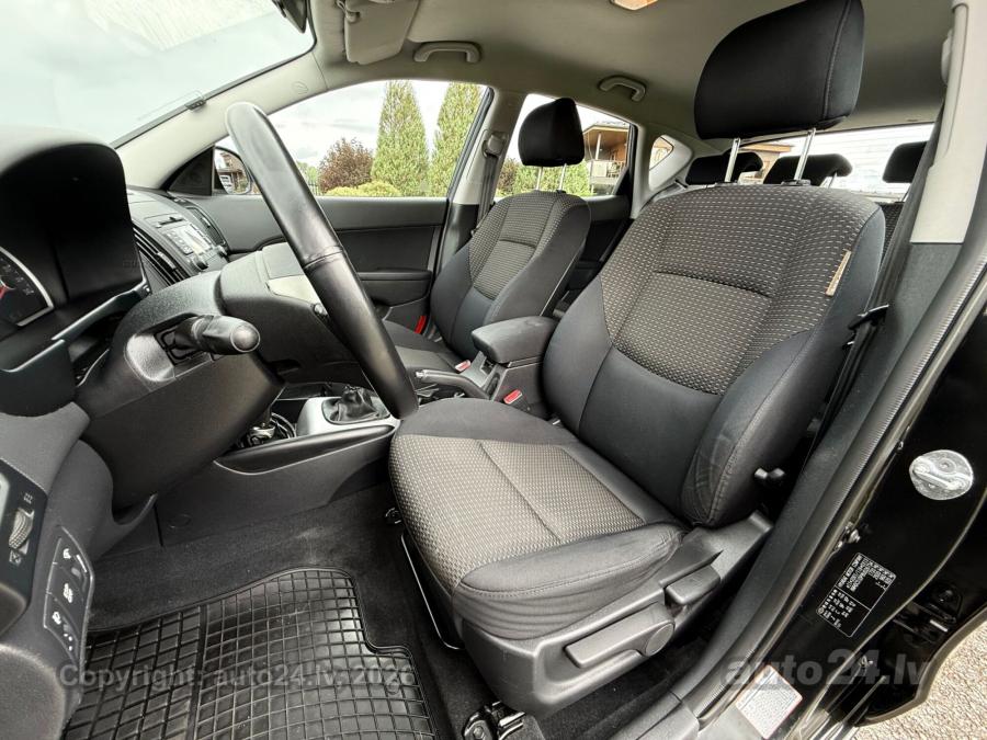 Melns Hyundai i30 2008 Tartu, ar dzinēja tilpumu 1.60 L un nobraukumu 194 tūkst. km par 2499 €, foto 16 vietnē AUTOMOTO.COM.LV