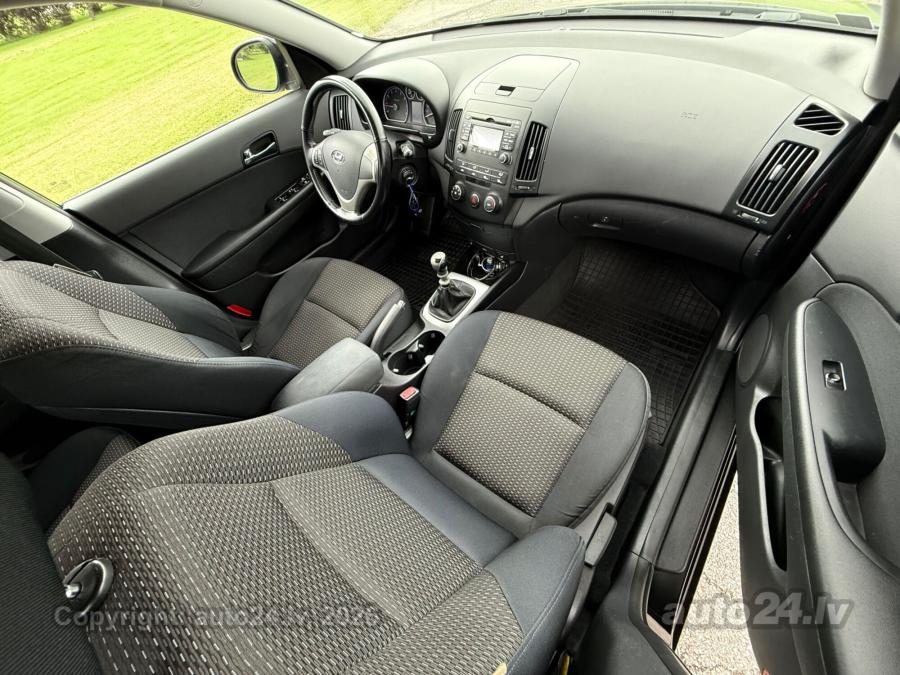 Melns Hyundai i30 2008 Tartu, ar dzinēja tilpumu 1.60 L un nobraukumu 194 tūkst. km par 2499 €, foto 17 vietnē AUTOMOTO.COM.LV