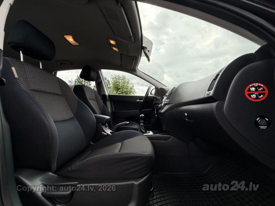 Melns Hyundai i30 2008 Tartu, ar dzinēja tilpumu 1.60 L un nobraukumu 194 tūkst. km par 2499 €, foto 18 vietnē AUTOMOTO.COM.LV