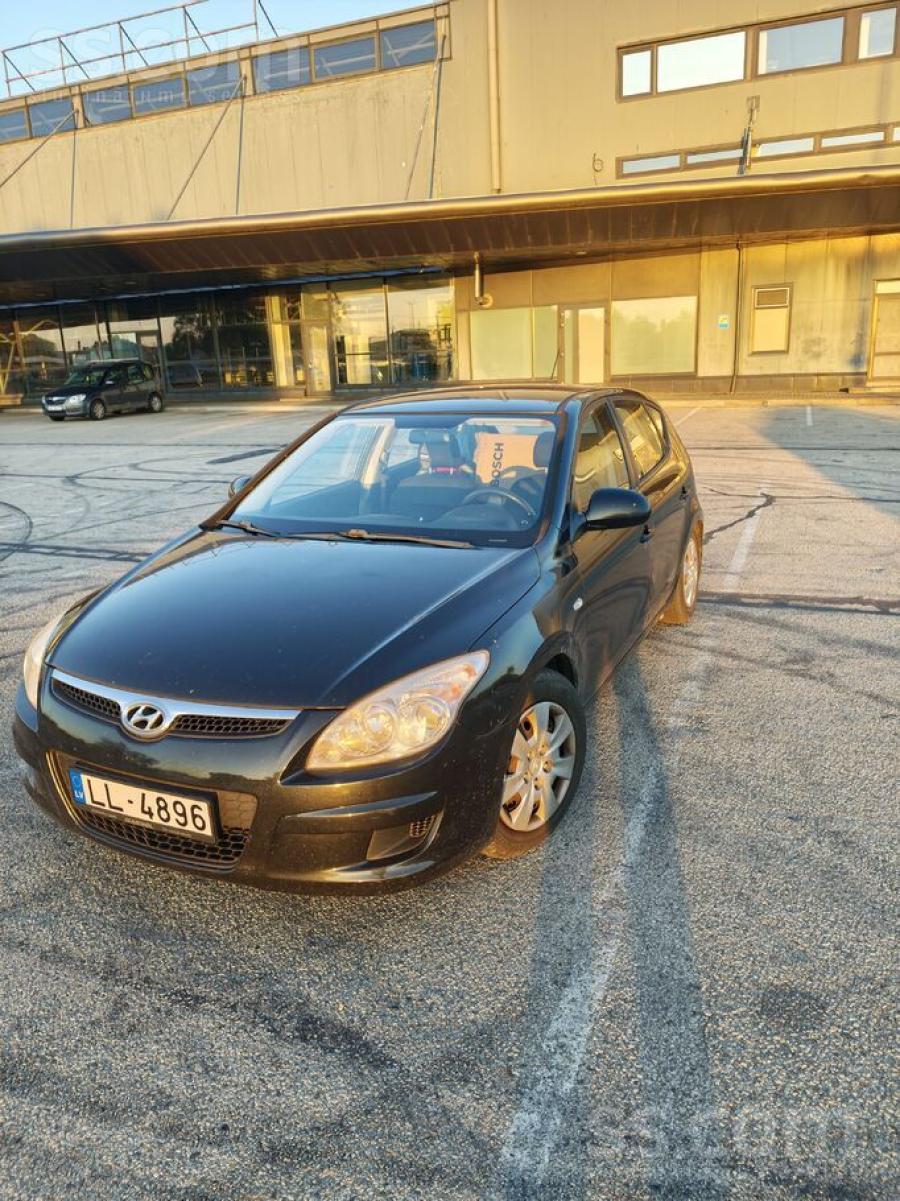 Melns Hyundai i30 2008 Rīga, ar dzinēja tilpumu 1.40 L un nobraukumu 208 tūkst. km par 1350 €, foto 1 vietnē AUTOMOTO.COM.LV