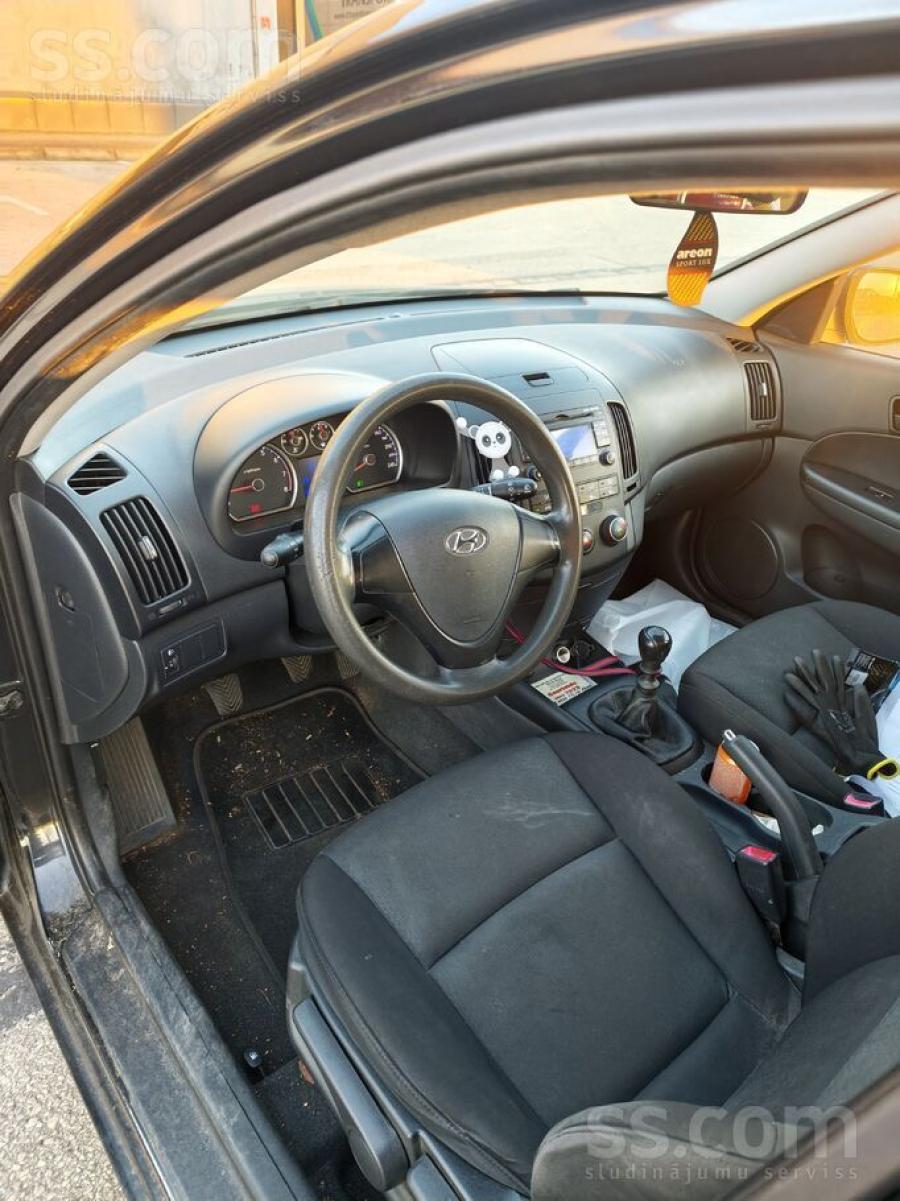 Melns Hyundai i30 2008 Rīga, ar dzinēja tilpumu 1.40 L un nobraukumu 208 tūkst. km par 1350 €, foto 6 vietnē AUTOMOTO.COM.LV