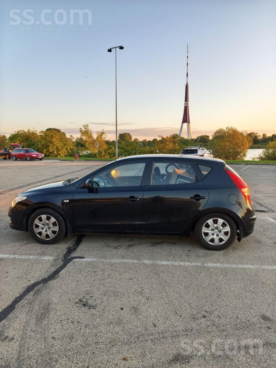 Melns Hyundai i30 2008 Rīga, ar dzinēja tilpumu 1.40 L un nobraukumu 208 tūkst. km par 1350 €, foto 9 vietnē AUTOMOTO.COM.LV