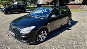 Black Hyundai i30 2008 in Parnu, with an engine capacity of 1.60 L and mileage of 212 thousand km for 1500 €, photo  on AUTOMOTO.COM.LV