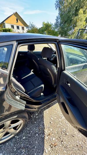 Black Hyundai i30 2008 in Parnu, with an engine capacity of 1.60 L and mileage of 212 thousand km for 1500 €, photo 8 on AUTOMOTO.COM.LV