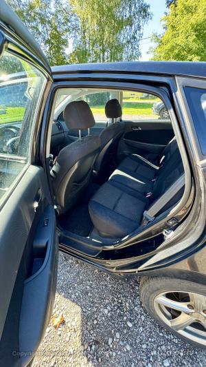 Black Hyundai i30 2008 in Parnu, with an engine capacity of 1.60 L and mileage of 212 thousand km for 1500 €, photo 9 on AUTOMOTO.COM.LV