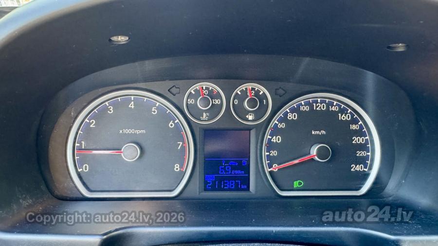 Black Hyundai i30 2008 in Parnu, with an engine capacity of 1.60 L and mileage of 212 thousand km for 1500 €, photo 14 on AUTOMOTO.COM.LV