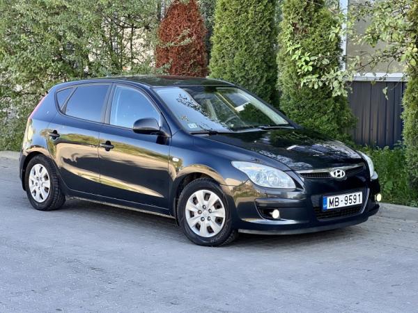 Черный Хендай i30 2009 в Рига, объемом двигателя 1.60 л и пробегом 216 тыс. км за 2600 €, фото 2 на AUTOMOTO.COM.LV