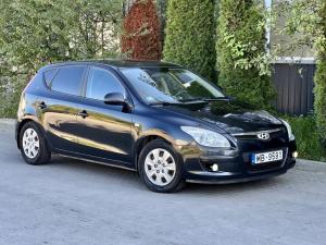 Melns Hyundai i30 2009 Rīga, ar dzinēja tilpumu 1.60 L un nobraukumu 216 tūkst. km par 2600 €, foto 3 vietnē AUTOMOTO.COM.LV