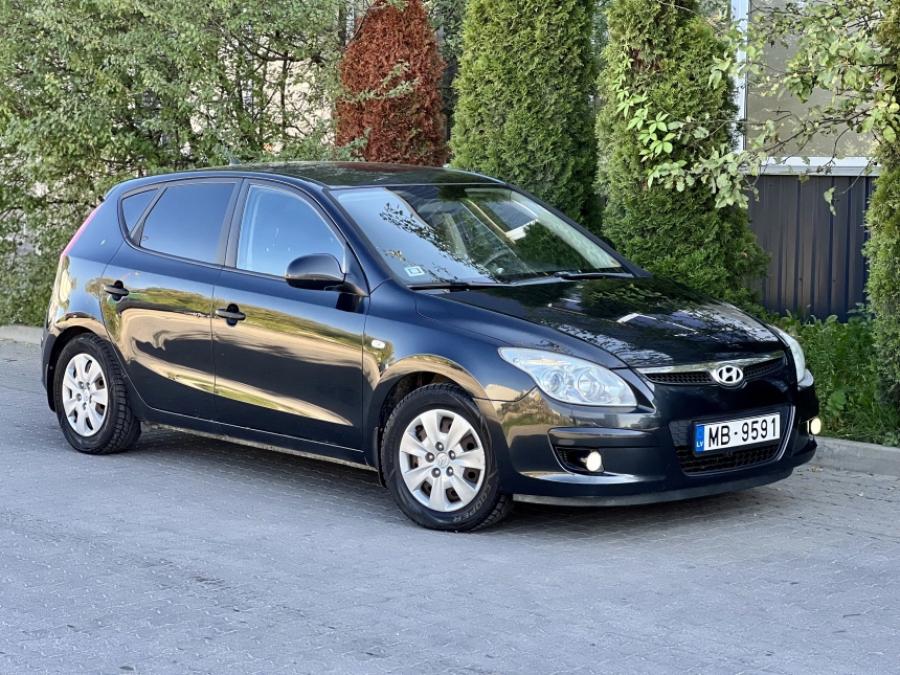 Melns Hyundai i30 2009 Rīga, ar dzinēja tilpumu 1.60 L un nobraukumu 216 tūkst. km par 2600 €, foto 3 vietnē AUTOMOTO.COM.LV