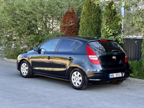 Черный Хендай i30 2009 в Рига, объемом двигателя 1.60 л и пробегом 216 тыс. км за 2600 €, фото 4 на AUTOMOTO.COM.LV