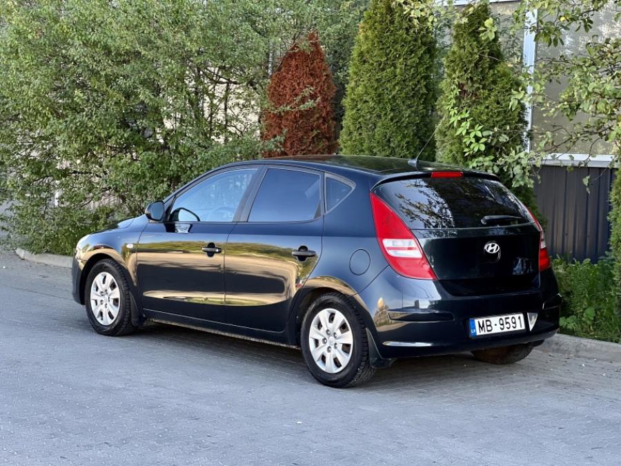 Melns Hyundai i30 2009 Rīga, ar dzinēja tilpumu 1.60 L un nobraukumu 216 tūkst. km par 2600 €, foto 5 vietnē AUTOMOTO.COM.LV