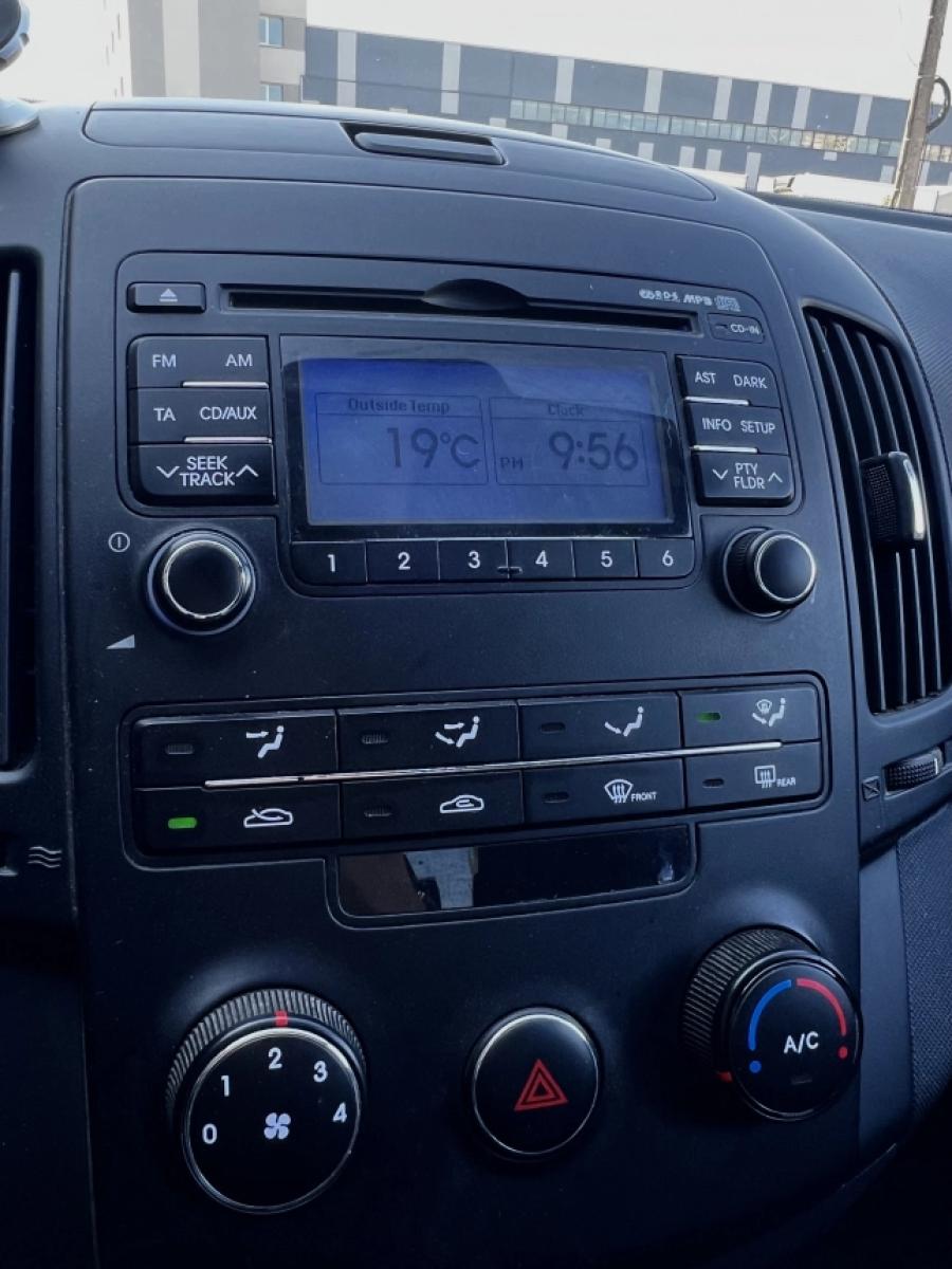 Melns Hyundai i30 2009 Rīga, ar dzinēja tilpumu 1.60 L un nobraukumu 216 tūkst. km par 2600 €, foto 16 vietnē AUTOMOTO.COM.LV