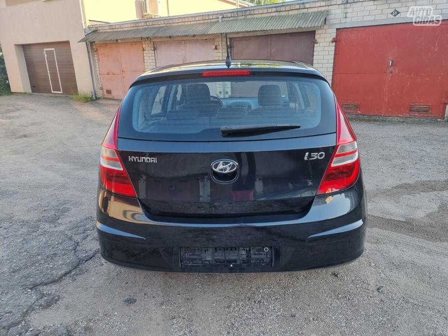 Черный Хендай i30 2009 в Алитус, объемом двигателя 1.40 л и пробегом 161 тыс. км за 2199 €, фото 5 на AUTOMOTO.COM.LV