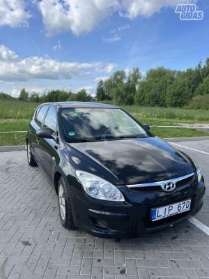 Melns Hyundai i30 2009 Marijampole, ar dzinēja tilpumu 1.40 L un nobraukumu 285 tūkst. km par 1900 €, foto 3 vietnē AUTOMOTO.COM.LV
