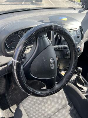 Melns Hyundai i30 2009 Marijampole, ar dzinēja tilpumu 1.40 L un nobraukumu 285 tūkst. km par 1900 €, foto 11 vietnē AUTOMOTO.COM.LV
