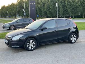 Black Hyundai i30 2009 in Narva, with an engine capacity of 1.60 L and mileage of 229 thousand km for 1999 €, photo  on AUTOMOTO.COM.LV