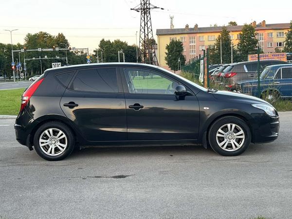 Melns Hyundai i30 2009 Narva, ar dzinēja tilpumu 1.60 L un nobraukumu 229 tūkst. km par 1999 €, foto 5 vietnē AUTOMOTO.COM.LV
