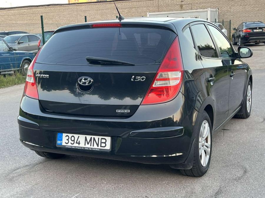 Черный Хендай i30 2009 в Нарва, объемом двигателя 1.60 л и пробегом 229 тыс. км за 1999 €, фото 9 на AUTOMOTO.COM.LV