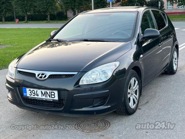 Black Hyundai i30 2009 in Narva, with an engine capacity of 1.60 L and mileage of 230 thousand km for 1999 €, photo 2 on AUTOMOTO.COM.LV